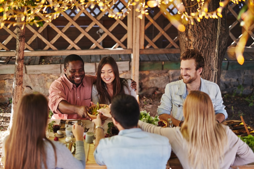 8 Reasons Socializing Sober Is Better | Vantage Point Recovery