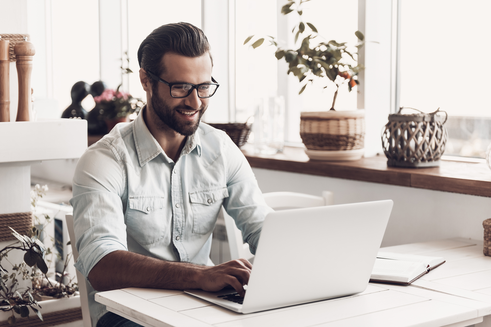 How To Focus When Working From Home | Vantage Point Recovery